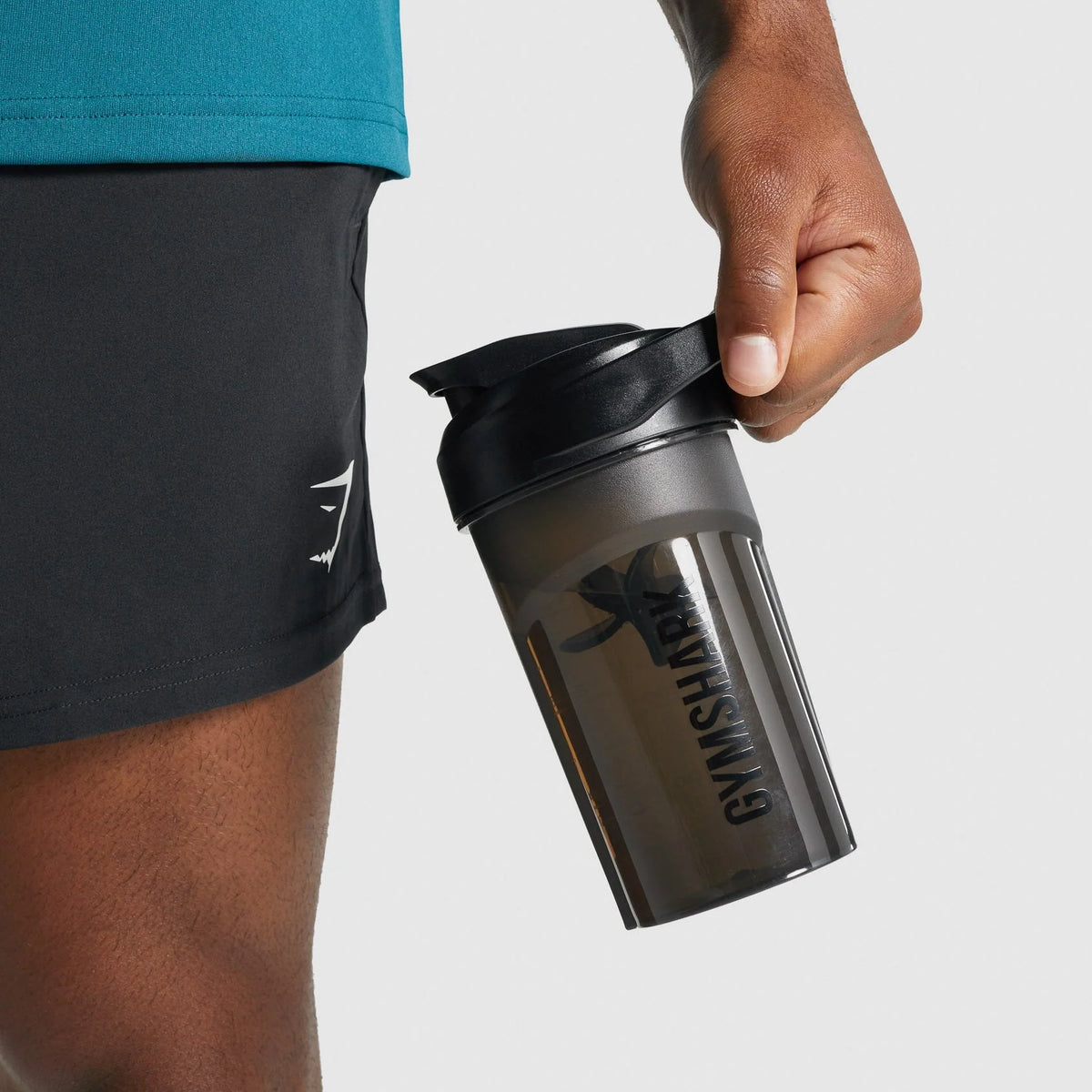 Gymshark 400ml Shaker Bottle - Black – Dawntown